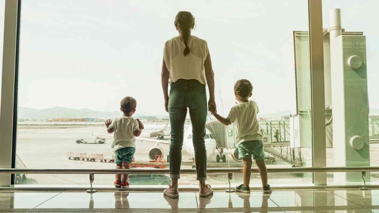 Viagem de família com a babá: como remunerar? - Hiper Doméstica